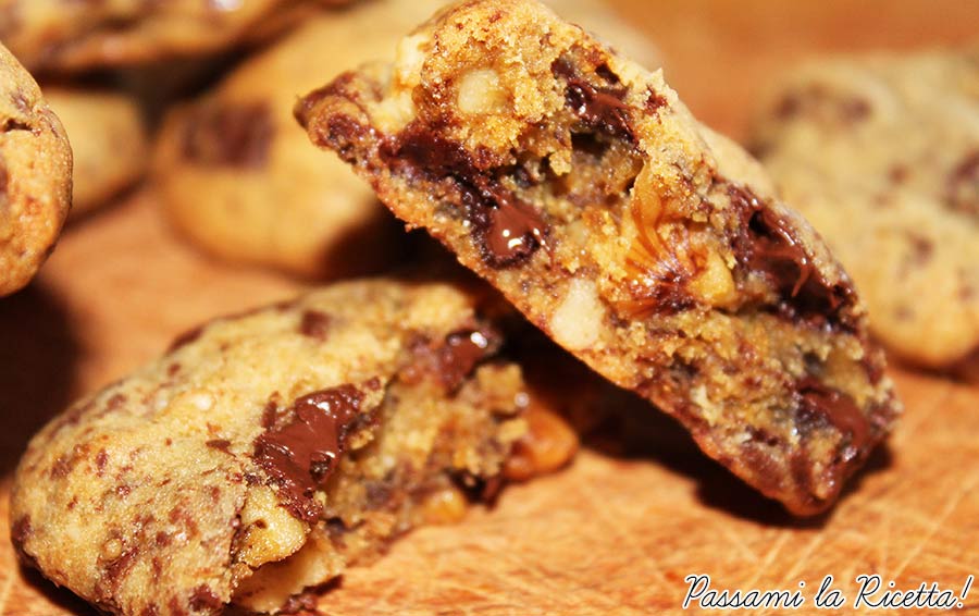 Cookies americani con gocce di cioccolato - Passami La Ricetta